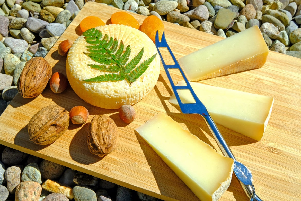 A GUIDE TO GREAT CORSICAN CHEESES