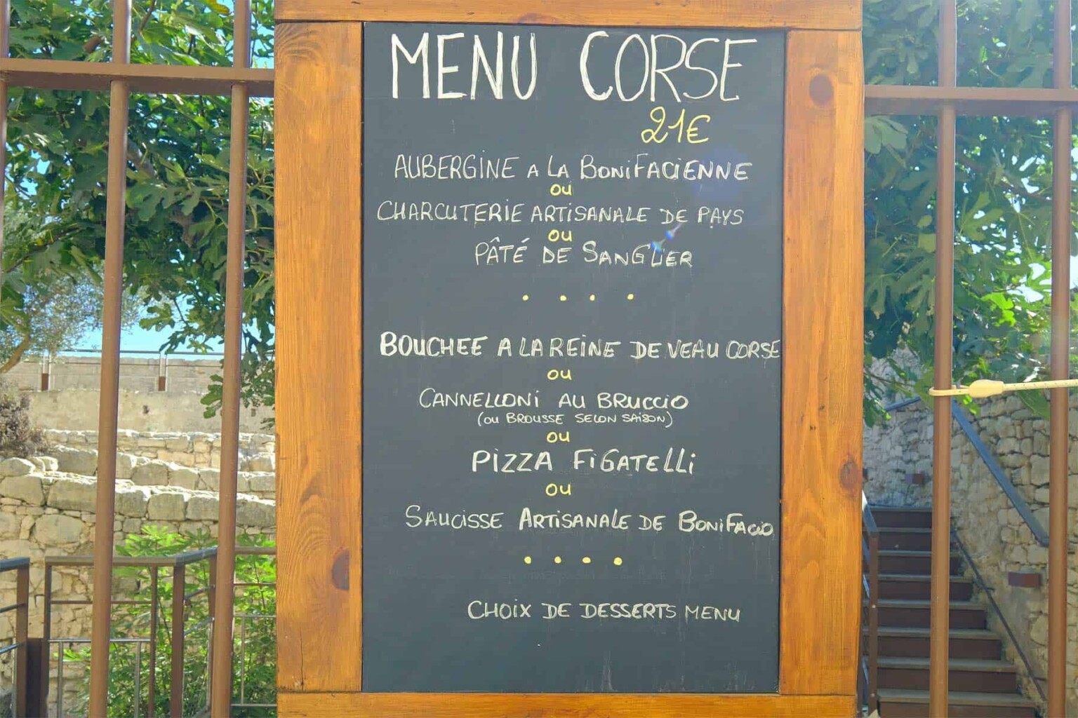 WHAT TO EAT AND DRINK IN CORSICA – TRADITIONAL CORSICAN CUISINE