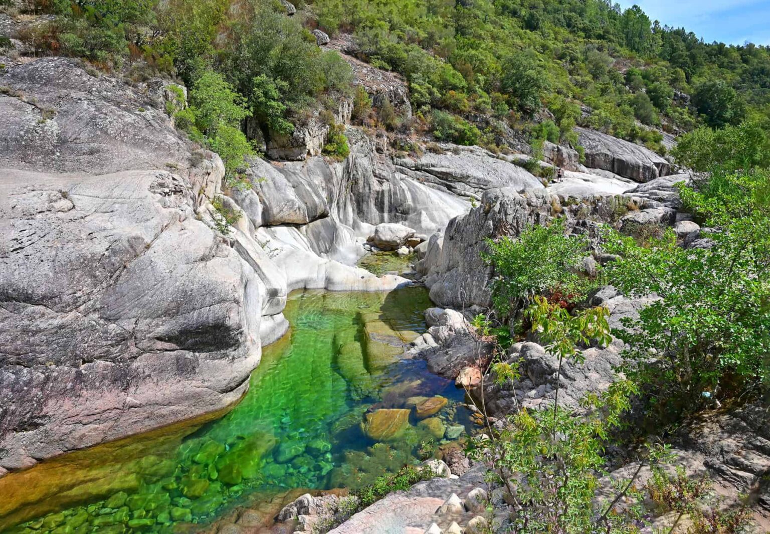 CAVU NATURAL SWIMMING POOLS – A HIDDEN PARADISE IN CORSICA
