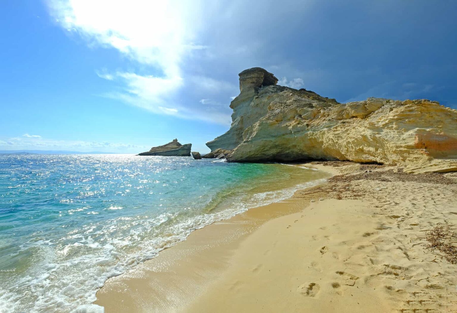 16 STUNNING BONIFACIO BEACHES YOU CAN’T MISS