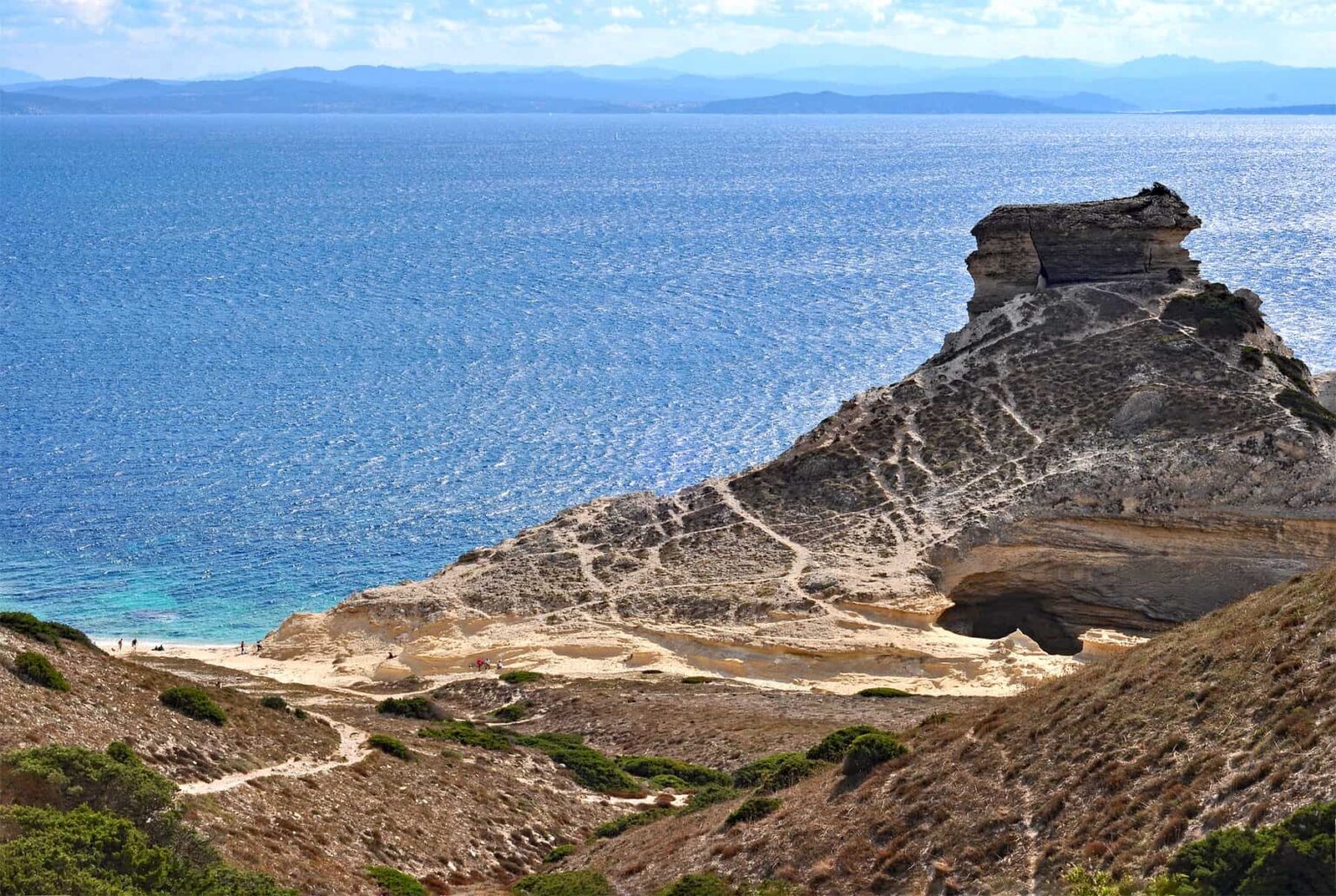 16 STUNNING BONIFACIO BEACHES YOU CAN’T MISS