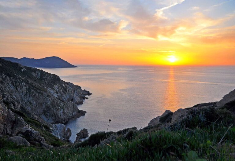 IS CORSICA WORTH VISITING? 10 REASONS WHY IT SHOULD BE ON YOUR BUCKET LIST