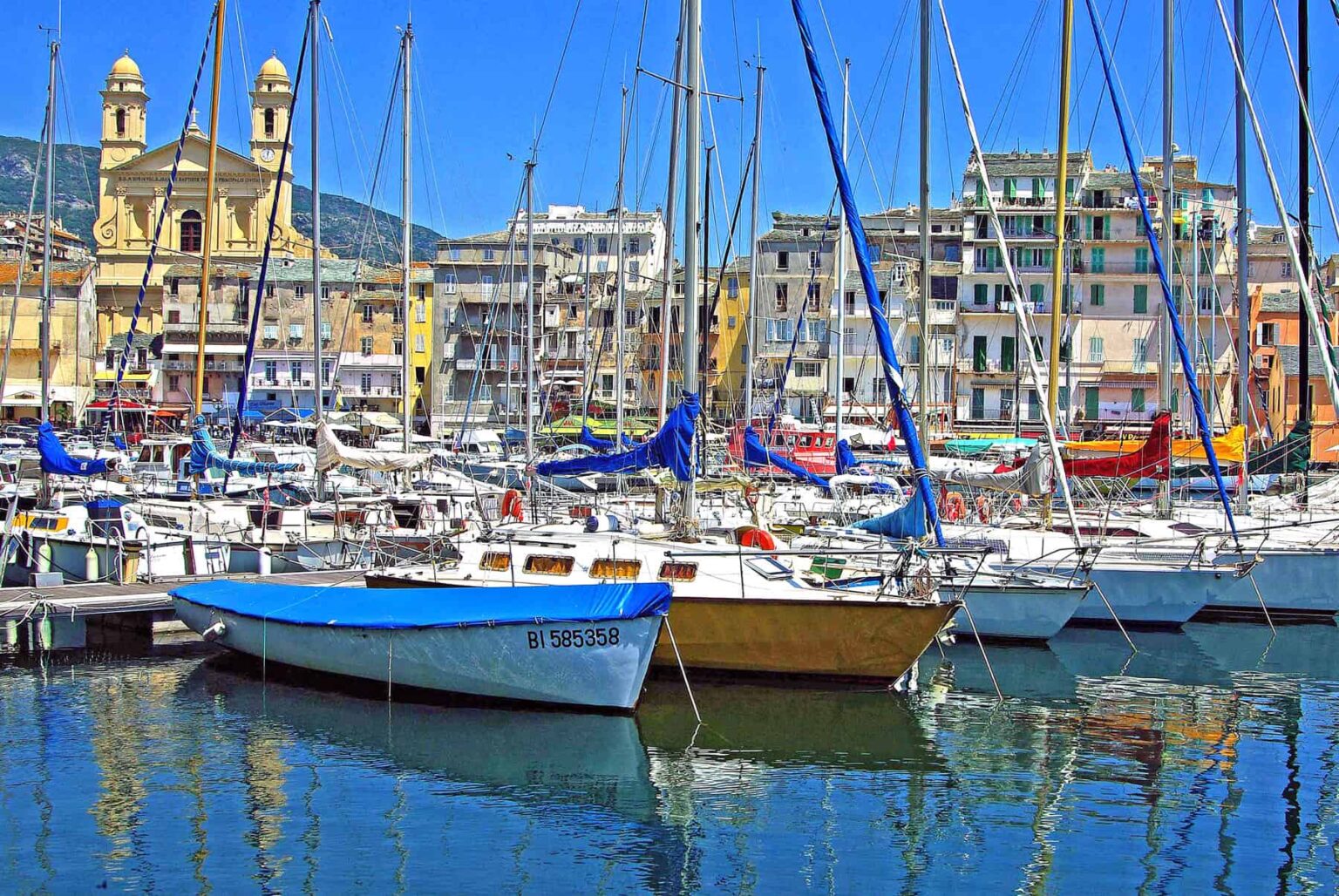 IS CORSICA WORTH VISITING? 10 REASONS WHY IT SHOULD BE ON YOUR BUCKET LIST